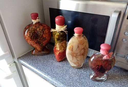 Стеклянные бутылки декоративные