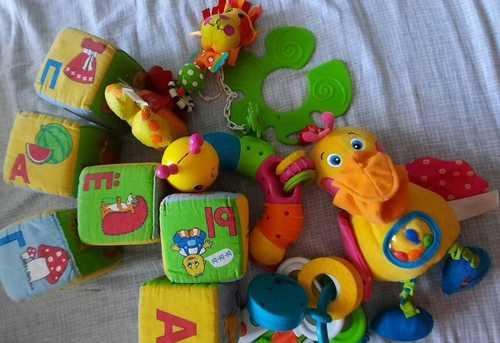 Детские развивающие игрушки погремушки