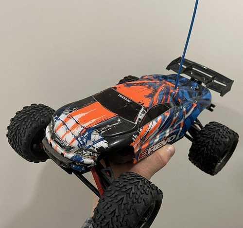 Радиоуправляемая машина Traxxas e revo 1/16