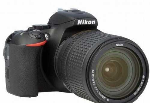 Nikon D5600 Kit AF-S 18-140mm f/3.5-5.6 VR