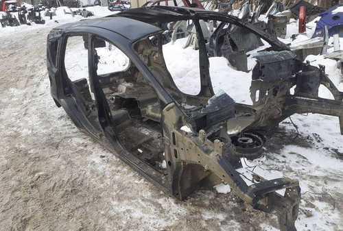Кузов правая часть Nissan Note E11