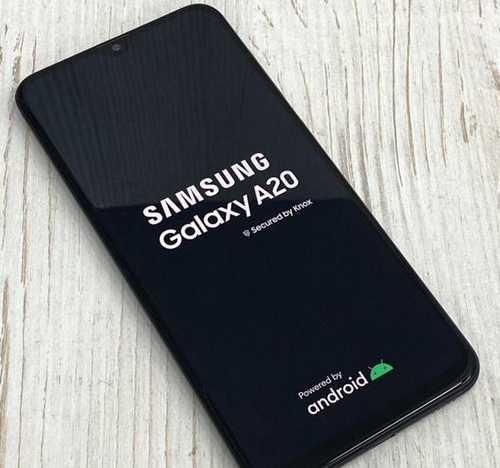 Samsung Galaxy A20, 3/32 ГБ
