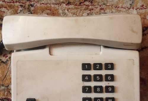 Старый телефон ретро 90 года выпуска