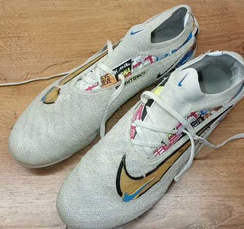 Футбольные бутсы nike phantom