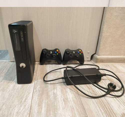 Xbox 360s. Много игр. Freeboot. Прошит