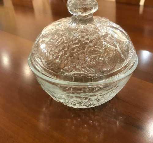 Конфетница с крышкой