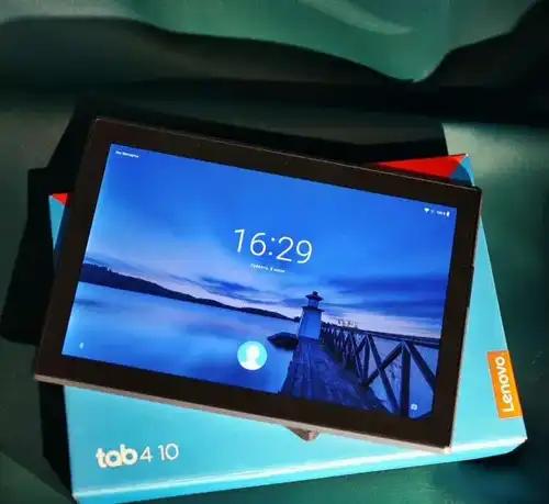 Планшет Lenovo tab4 10 (TB-X304L)