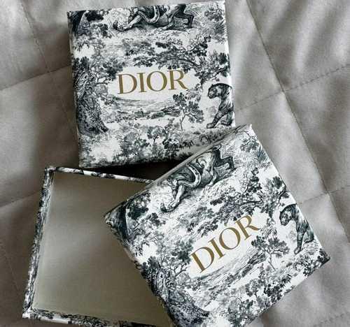Коробка для сережек dior