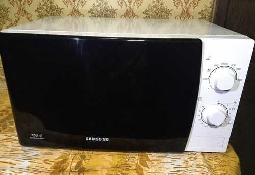Микроволновая печь Samsung me81krw