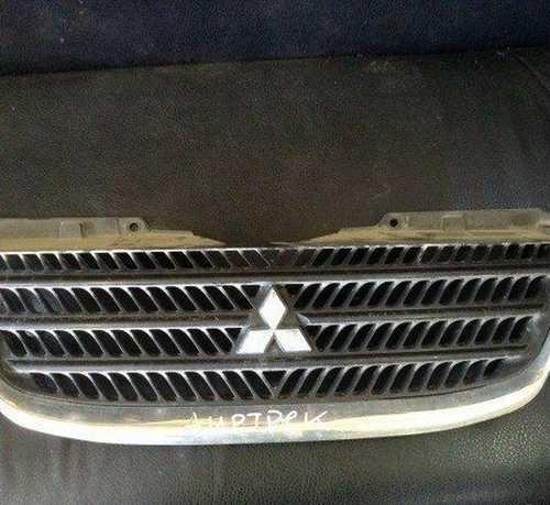 Решетка радиатора Mitsubishi airtrek