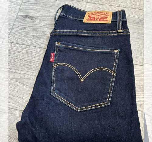 Джинсы женские Levis