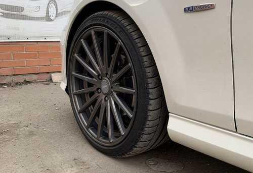 Triangle LL01 245/35 R19