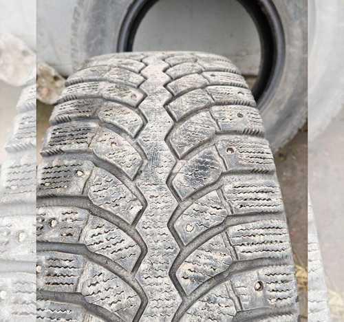 Bridgestone Blizzak Spike-01 205/70 R15 96Q