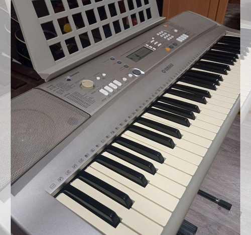 Синтезатор yamaha е303