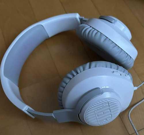 Наушники JBL quantum 100