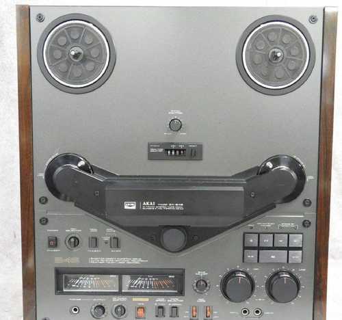 Продам катушечный магнитофон Akai GX-646