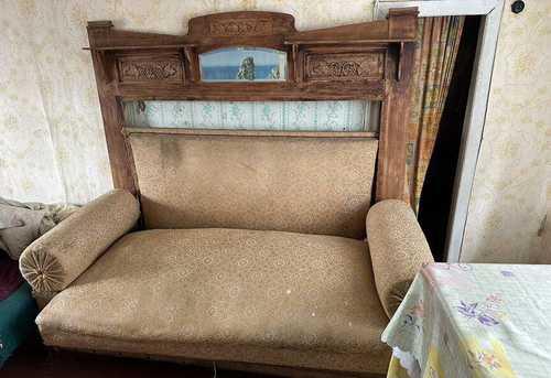 Старинный диван. Сталинский ампир