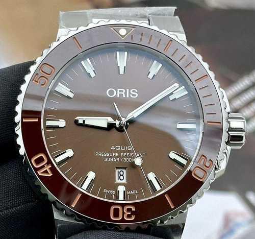 Oris Aquis Date 44мм