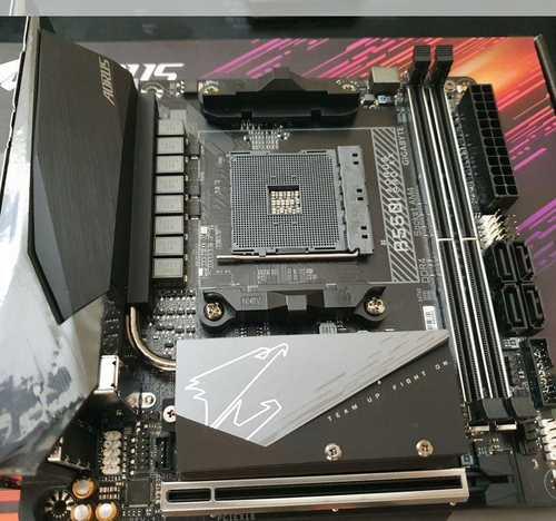 Материнская плата Gigabyte B550i Aorus Pro AX v1.1