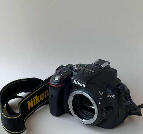 Зеркальный фотоаппарат nikon d5300   объектив Niko