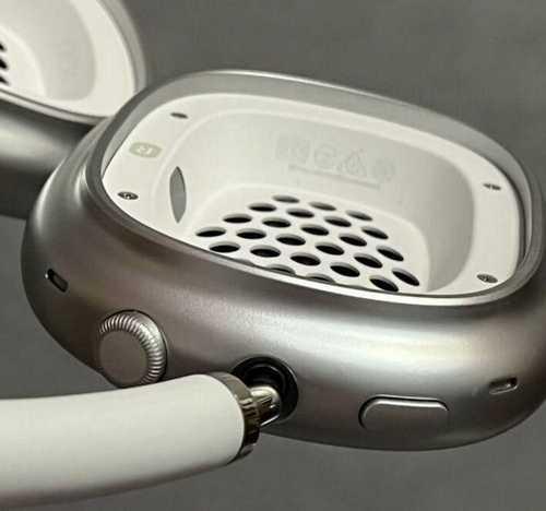 AirPods Max 2024