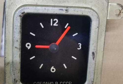 Часы (Волга)