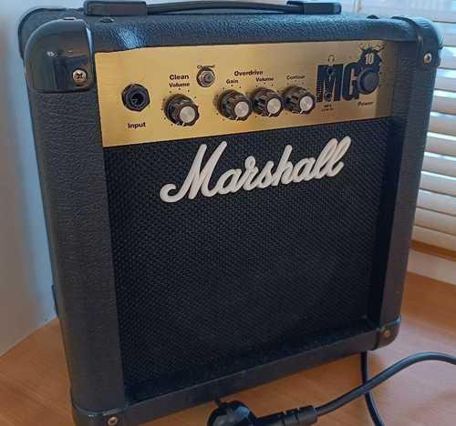 Гитарный комбоусилитель Marshall mg10