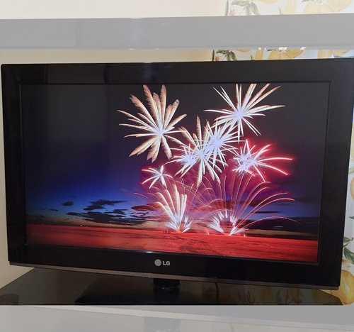 Телевизор lg 32" ЖК отличное состояние