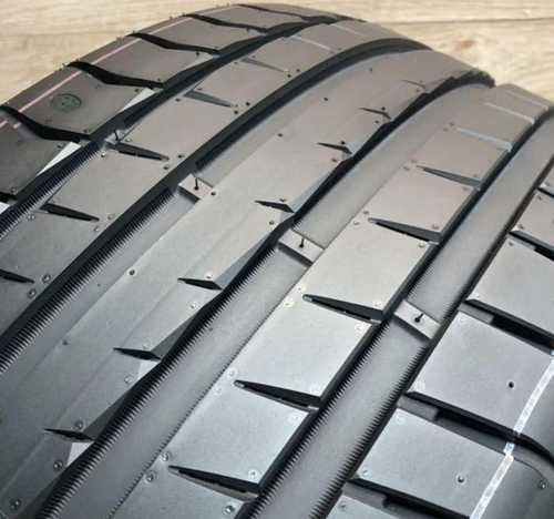 Triangle EffeXSport TH202 245/40 R19 и 265/35 R19 99W