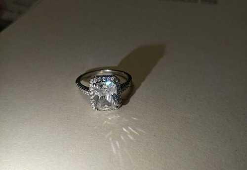Серебряное кольцо женское 925