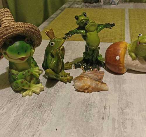Коллекция лягушек