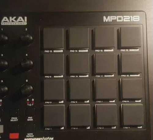 Akai MPD 218