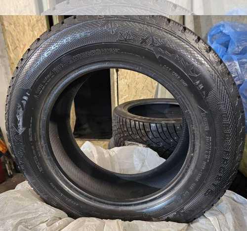 Gislaved Nord Frost 5 215/65 R16 102T