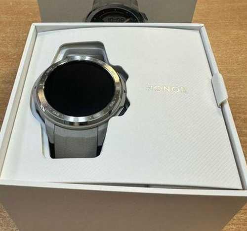 Умные часы Honor Watch GS Pro