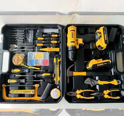 Шуруповерт Dewalt с большим набором инструментов