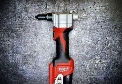 Заклепочник Milwaukee M12 bprt-201X 4933464405