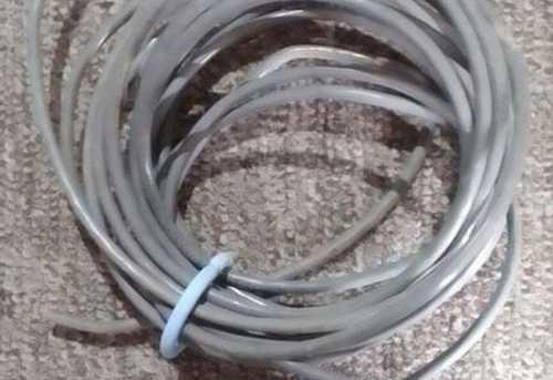 Два интернетных кабеля (витая пара )