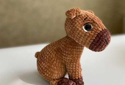 Вязанная игрушка капибара