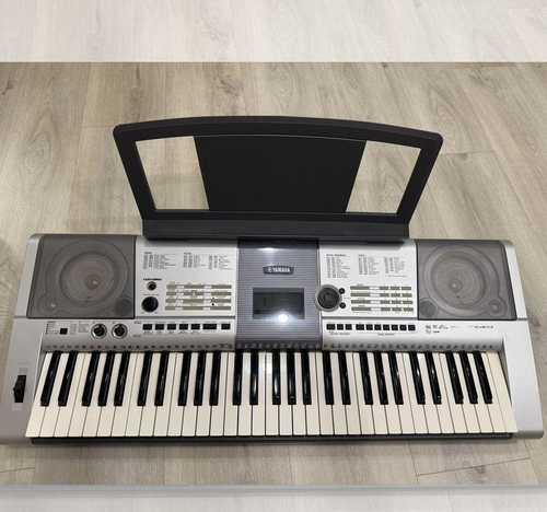 Синтезатор Yamaha psr E403