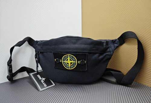 Поясная сумка Stone Island черная с патчем