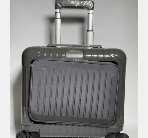Чемодан rimova