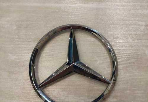 Эмблема крышки багажника Mercedes