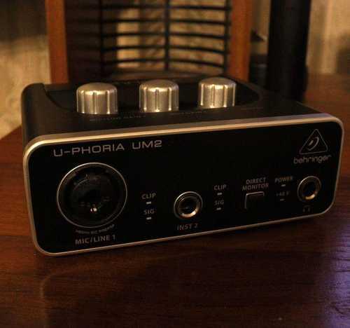 Звуковая карта Behringer UM-2