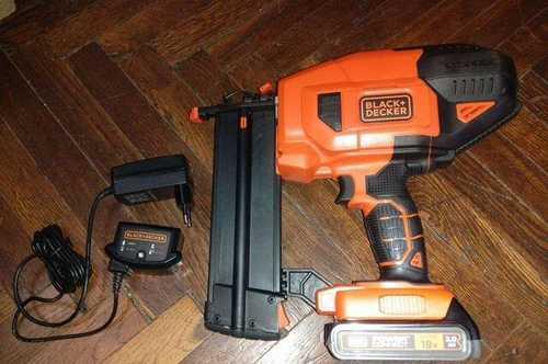 Нейлер аккумуляторный Black + Decker bcng01 новый