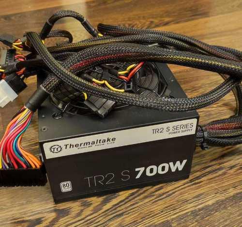 Блок питания thermaltake tr2 s 700w