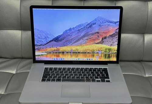 Apple MacBook Pro 17 2011 core i7 / 4gb / 250gb