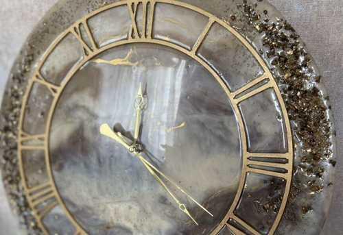 Часы настенные из эпоксидной смолы 40 см декор