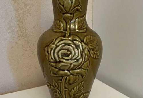 Керамическая редкая высокая ваза для цветов