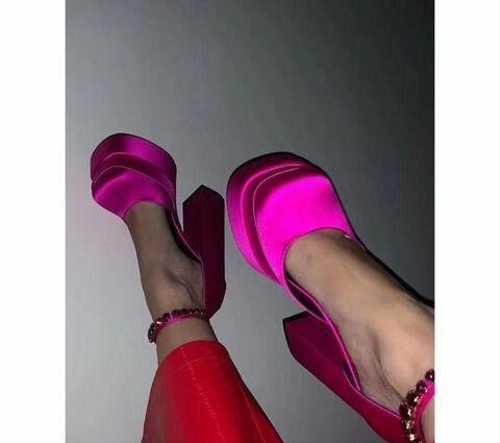 Женские туфли Versace