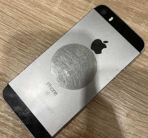 iPhone SE, 32 ГБ